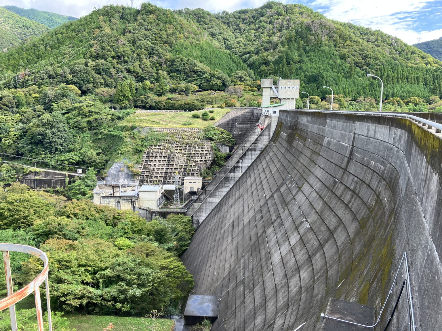 【スポット】滋賀 東近江 永源寺ダム | ダム湖百選にも選ばれた桜・紅葉ともに人気のスポット - しがそび -shigasobi-