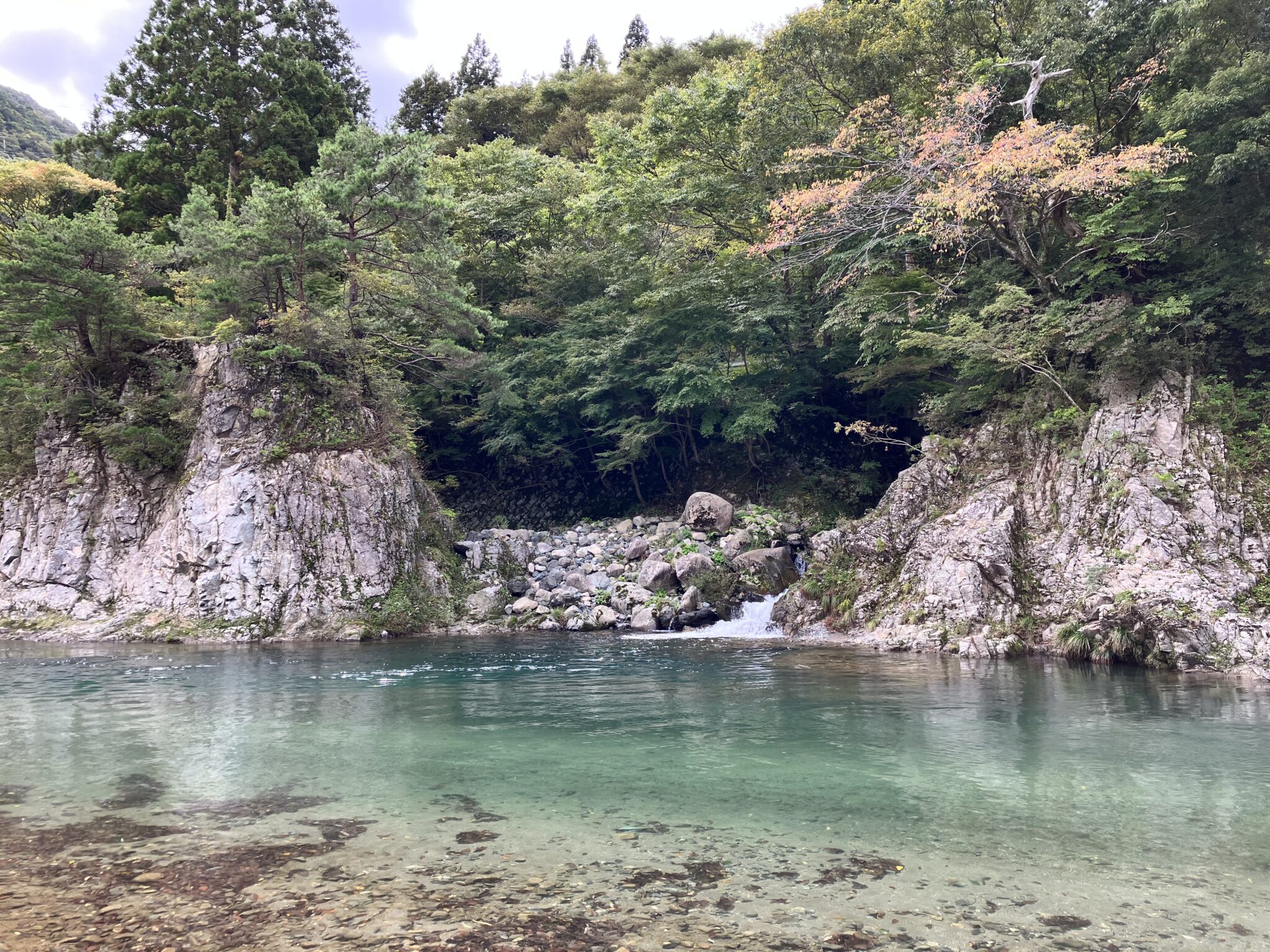 【東近江市 キャンプ場】永源寺キャンプ場とは⁈上級者向けのワイルドなキャンプ場⁈ 綺麗な川で水遊びも♪ - しがそび -shigasobi-