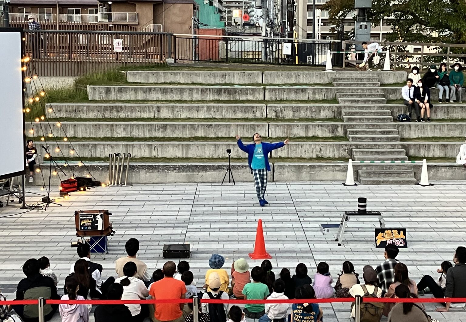 星降る映画館2023×de愛ひろば｜草津川跡地公園が一夜限りの映画館に - しがそび -shigasobi-
