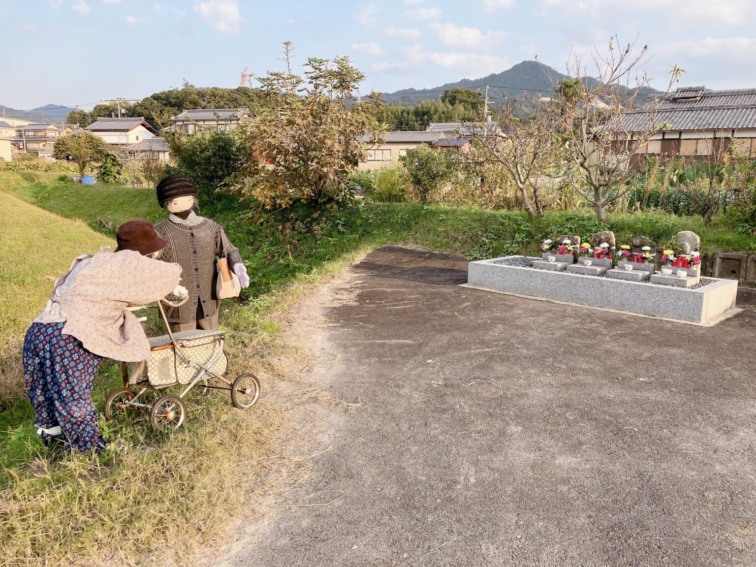 【大津市 穴場スポット】せきのつかかし村とは⁈ 大津の新名所！昭和の原風景を再現した50体の案山子たち・せきのつかかしむら - しがそび -shigasobi-